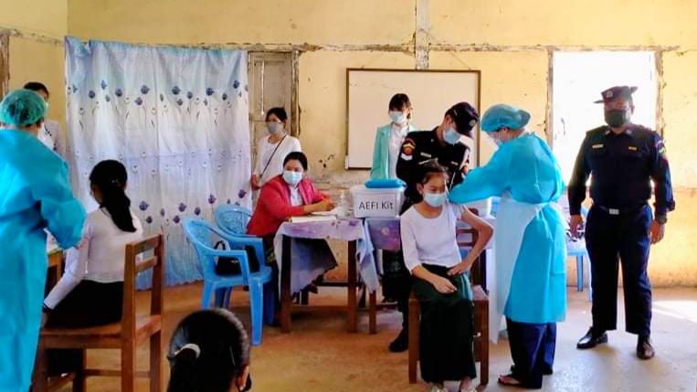 မိုးနဲမြို့နယ်တွင် အသက် ၁၂ နှစ်အထက် ကျောင်းသား၊ ကျောင်းသူများအား ပထမအက