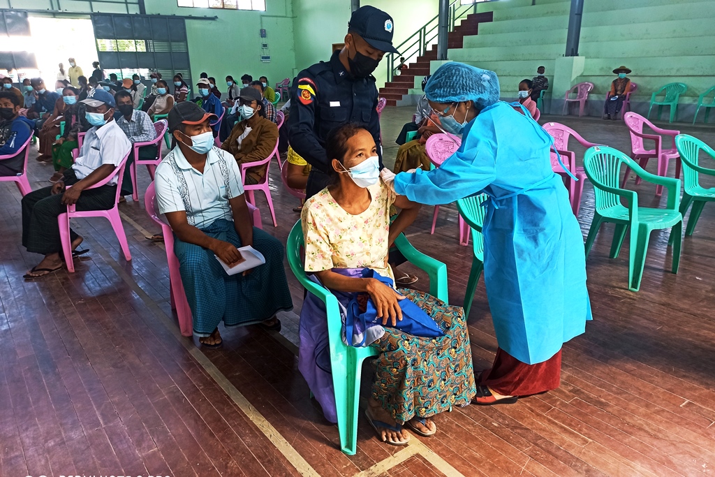 ဂန့်ဂေါမြို့နယ်အတွင်းရှိ အသက် ၁၈ နှစ်နှင့်အထက် ပြည်သူများအား ကိုဗစ် ၁၉