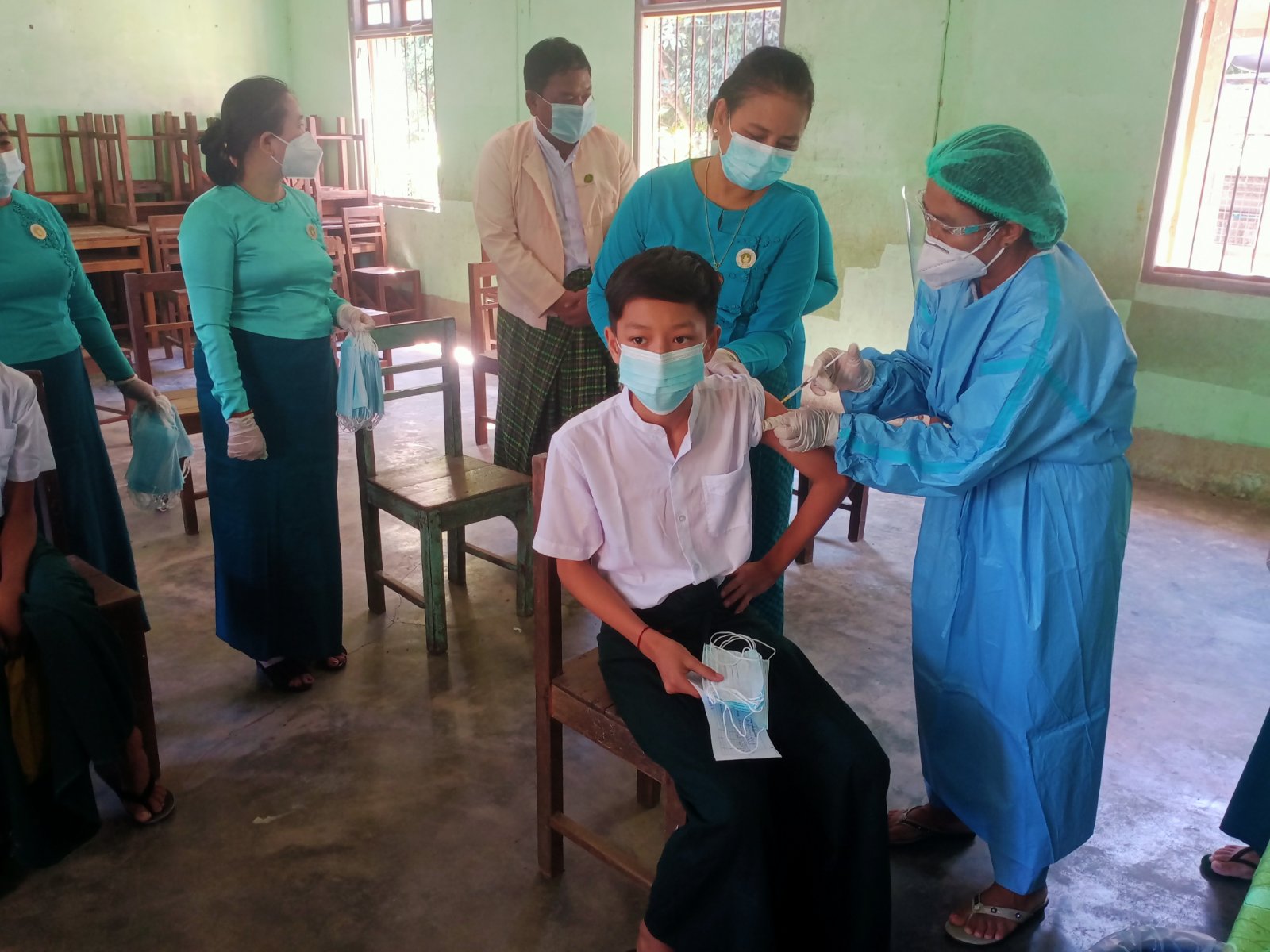 မြစ်ကြီးနားမြို့တွင် အသက်၁၂နှစ်နှင့်အထက် ကျောင်းသားသူများကို ပထမအကြိမ် ကိုဗစ် ၁၉ ရောဂါ ကာကွယ