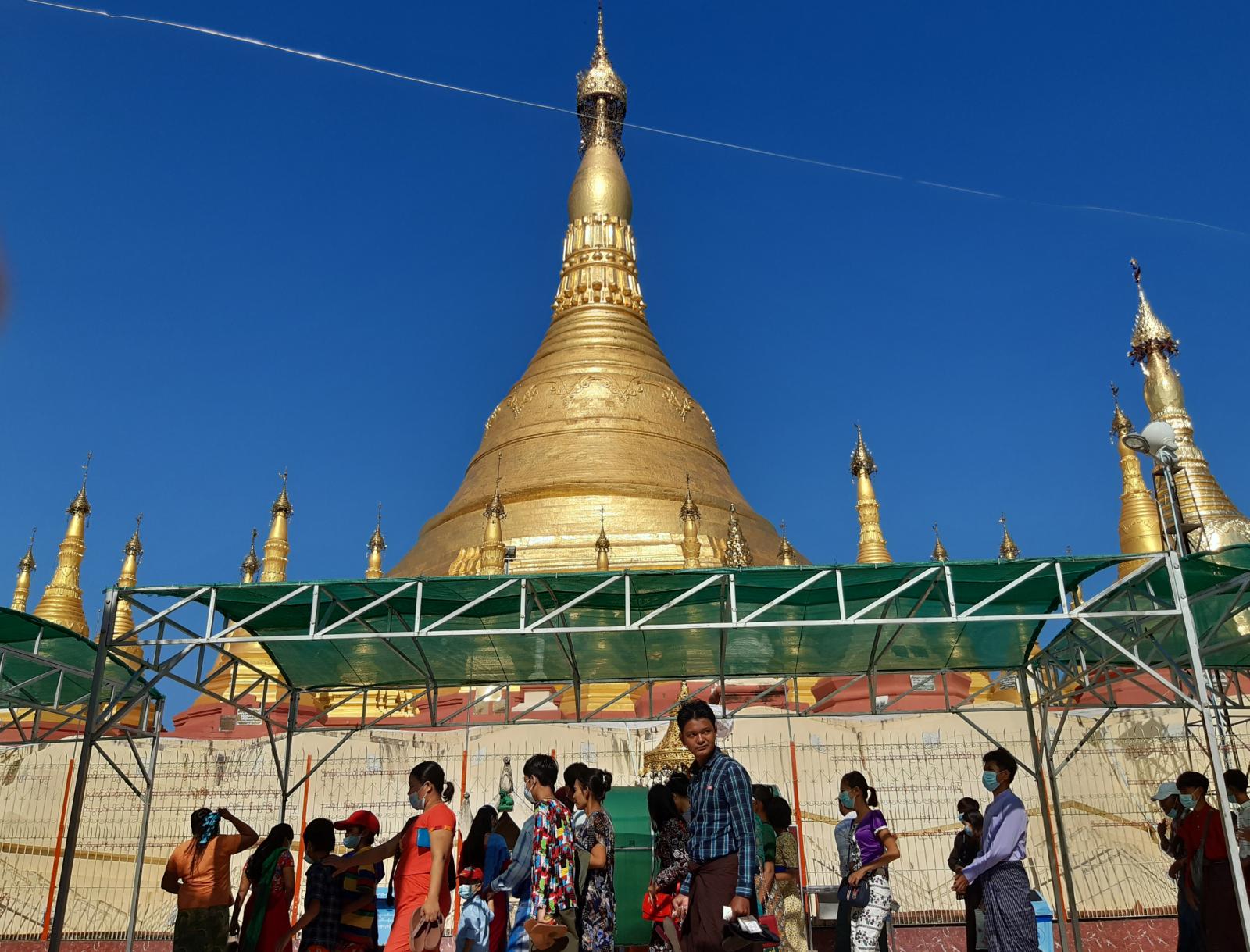သန်လျင် ကျိုက်ခေါက်စေတီတော်မြတ်ကြီးအား တန်ဆောင်မုန်းလပြည့်နေ့၌ အနယ်နယ
