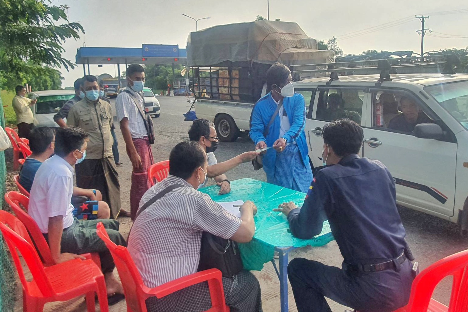 သထုံမြို့နယ်တွင် ယာဉ်အန္တရာယ် ကင်းရှင်းစေရေး အသိပညာပေး လုပ်ငန်းမ