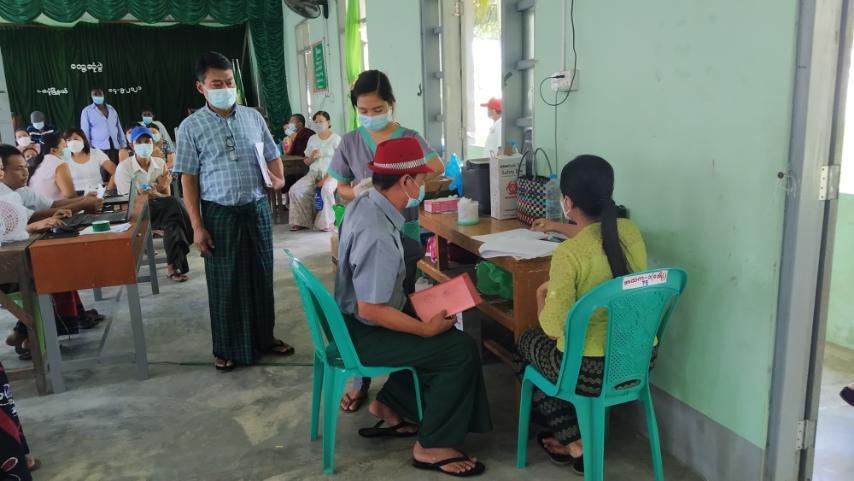 ဒေါပုံမြို့နယ်တွင် အသက် ၄၀ နှစ်အထက် ပြည်သူများအား ကိုဗစ် ၁၉ ရောဂါ ကာကွယ