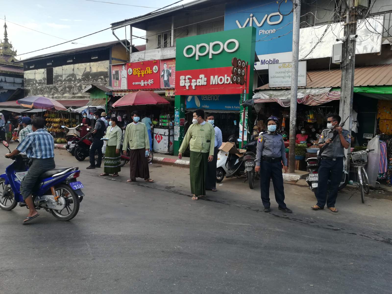 ကျောက်တန်းမြို့ လူစည်ကားရာနေရာများ၌ Mask တပ်ဆင်ရေး အသိပညာပေး လှုပ်ရှားမ