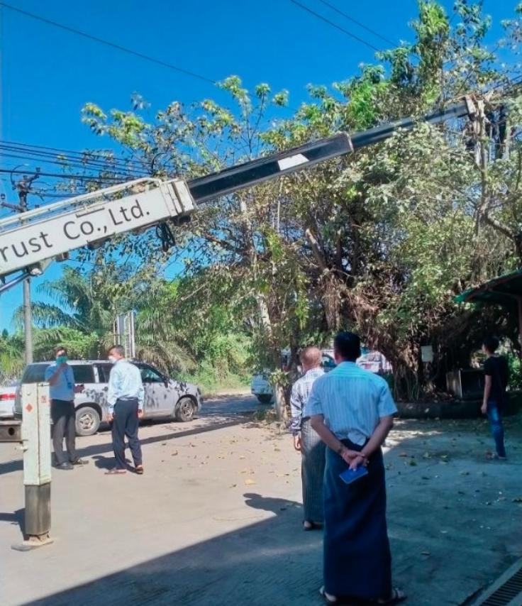 ဒဂုံမြို့သစ် တောင်ပိုင်း မြို့နယ်အတွင်းရှိ လျှပ်စစ်ဓာတ်ကြိုးများနှင့