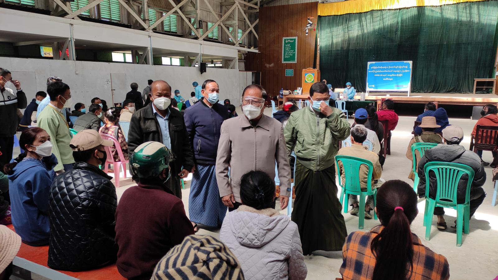 ဟားခါးမြို့တွင် အုပ်စု B အဖြစ် သတ်မှတ်ခြင်းခံရသူများအား ပထမအကြိမ် ကိုဗစ