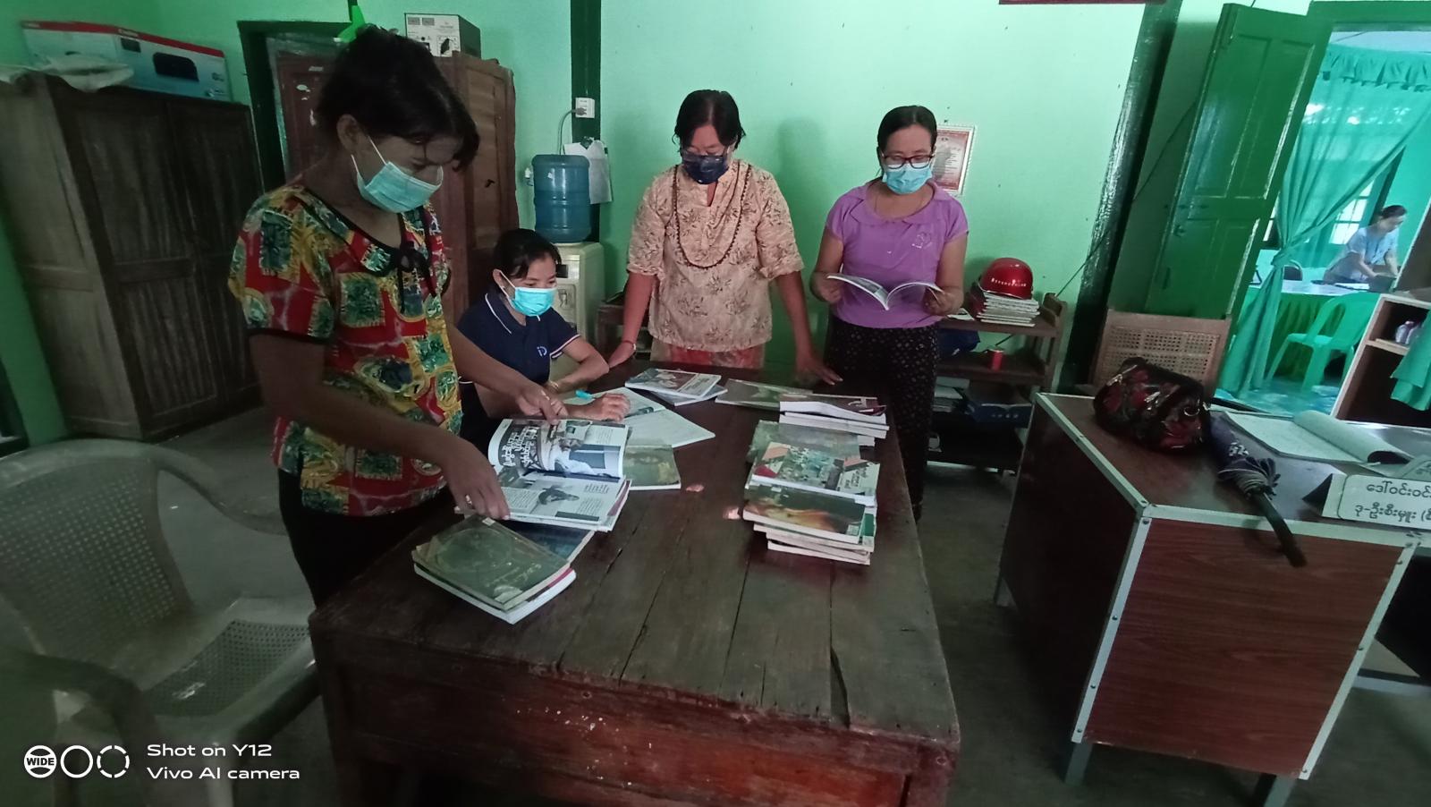 ဒေးဒရဲမြို့၌ စာဖတ်ရှိန်မြှင့်တင်ရေး မိုဘိုင်းစနစ်ဖြင့် စာအုပ်များ င
