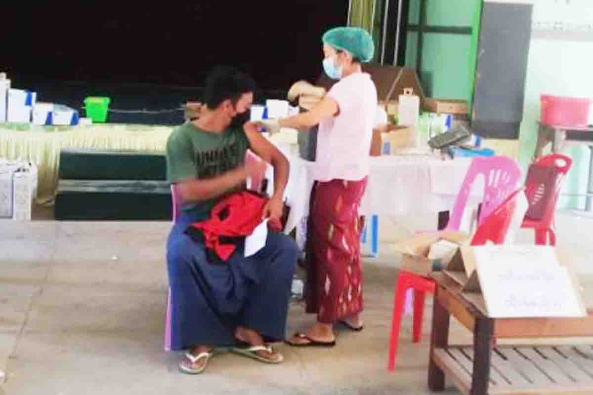 တောင်သာမြို့နယ်အတွင်း၌ အသက် ၁၈ နှစ်နှင့်အထက် ပြည်သူများအား တတိယအသုတ