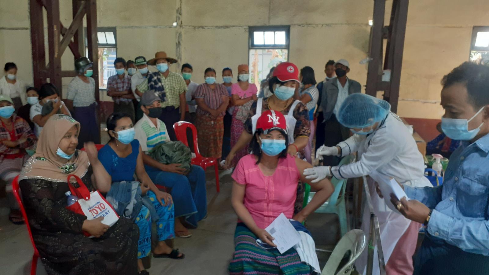 မြန်အောင်၌ ကိုဗစ် ၁၉ ကာကွယ်ဆေးများ ဆက်လက်ထိုးနှံပေးလျက်ရှိ Information And Public Relations