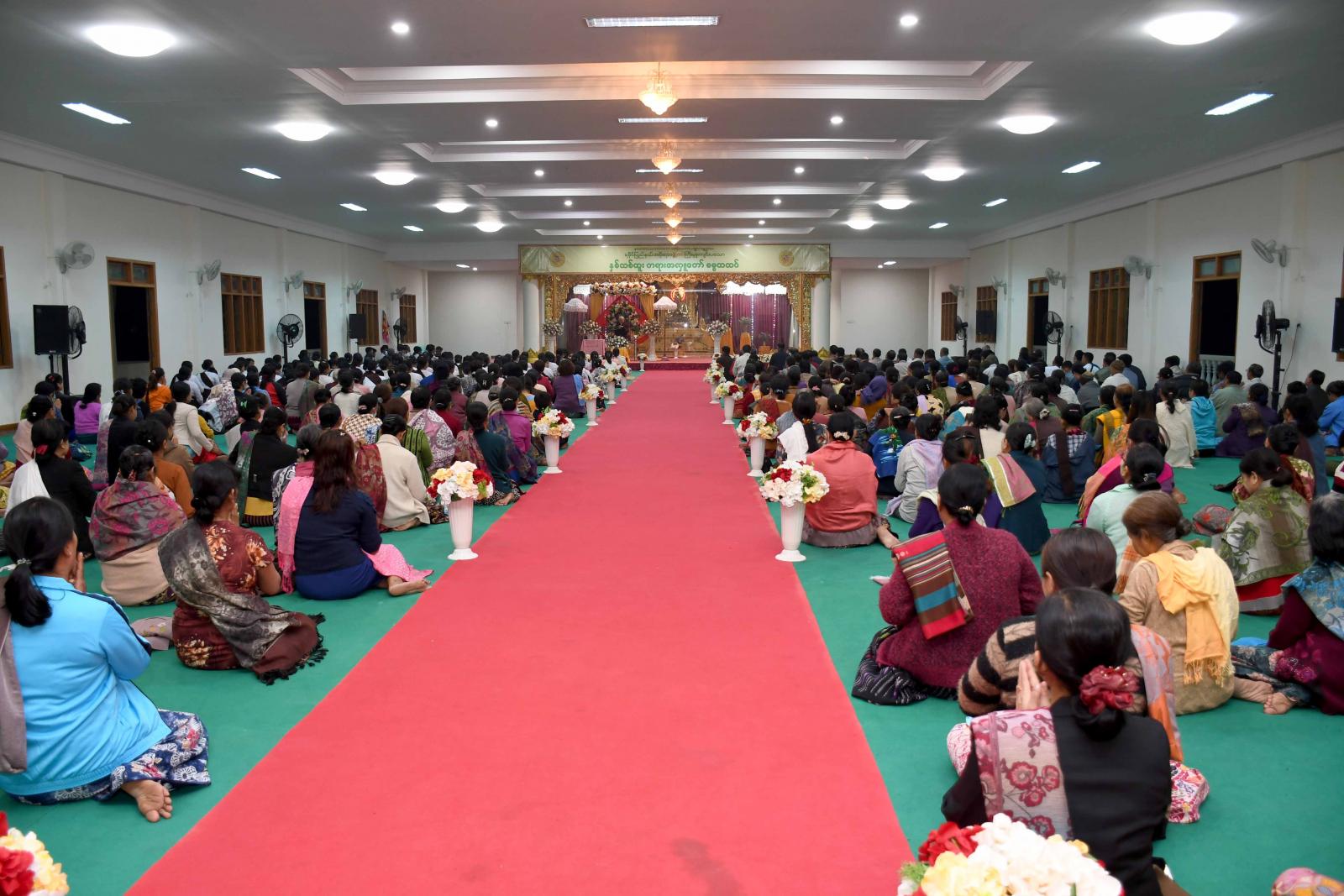 ရခိုင်ပြည်နယ်အစိုးရအဖွဲ့က ကြီးမှူးကျင်းပသော နှစ်သစ်ကူး တရားအလှူတော