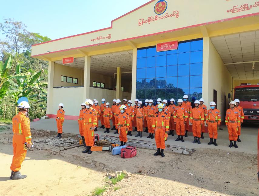 ရေကြည်မြို့နယ် မီးသတ်ဦးစီးဌာနမှ ငလျင်ဘေးသဏ္ဍာန်တူ ဇာတ်တိုက်လေ့ကျင့်ခြင