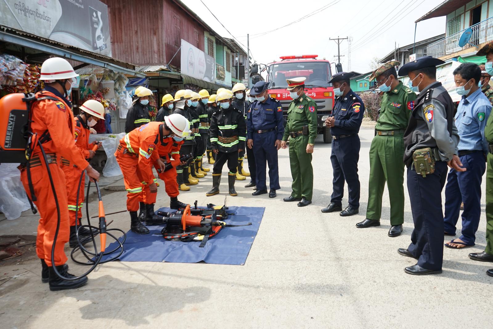 ခန္တီးမြို့ စည်ပင်သာယာမင်္ဂလာဈေးရှေ့၌ မီးဘေးလုံခြုံရေး ဇာတ်တိုက်လေ့ကျင့