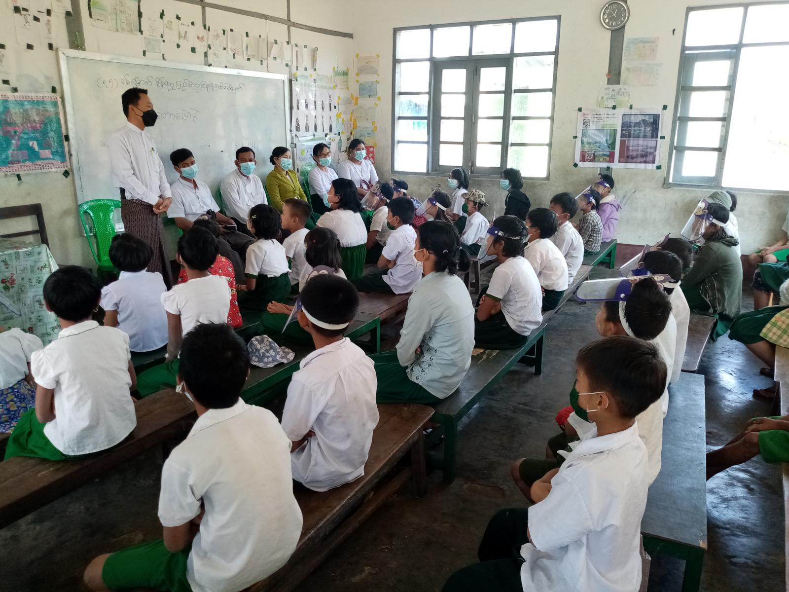 ၇၅ နှစ်မြောက် စိန်ရတုပြည်ထောင်စုနေ့ အထိမ်းအမှတ် ဟောပြောပွဲ ကွင််းဆင