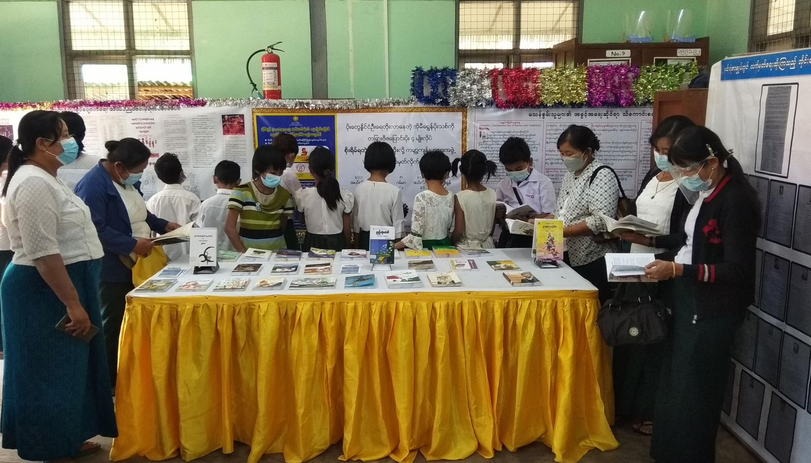 ဇီးကုန်းမြို့နယ်တွင် ၇၅ နှစ်မြောက် စိန်ရတုပြည်ထောင်စုနေ့ အထိမ်းအမှတ် စာစီစာကုံးပြိုင်ပွဲနှင့