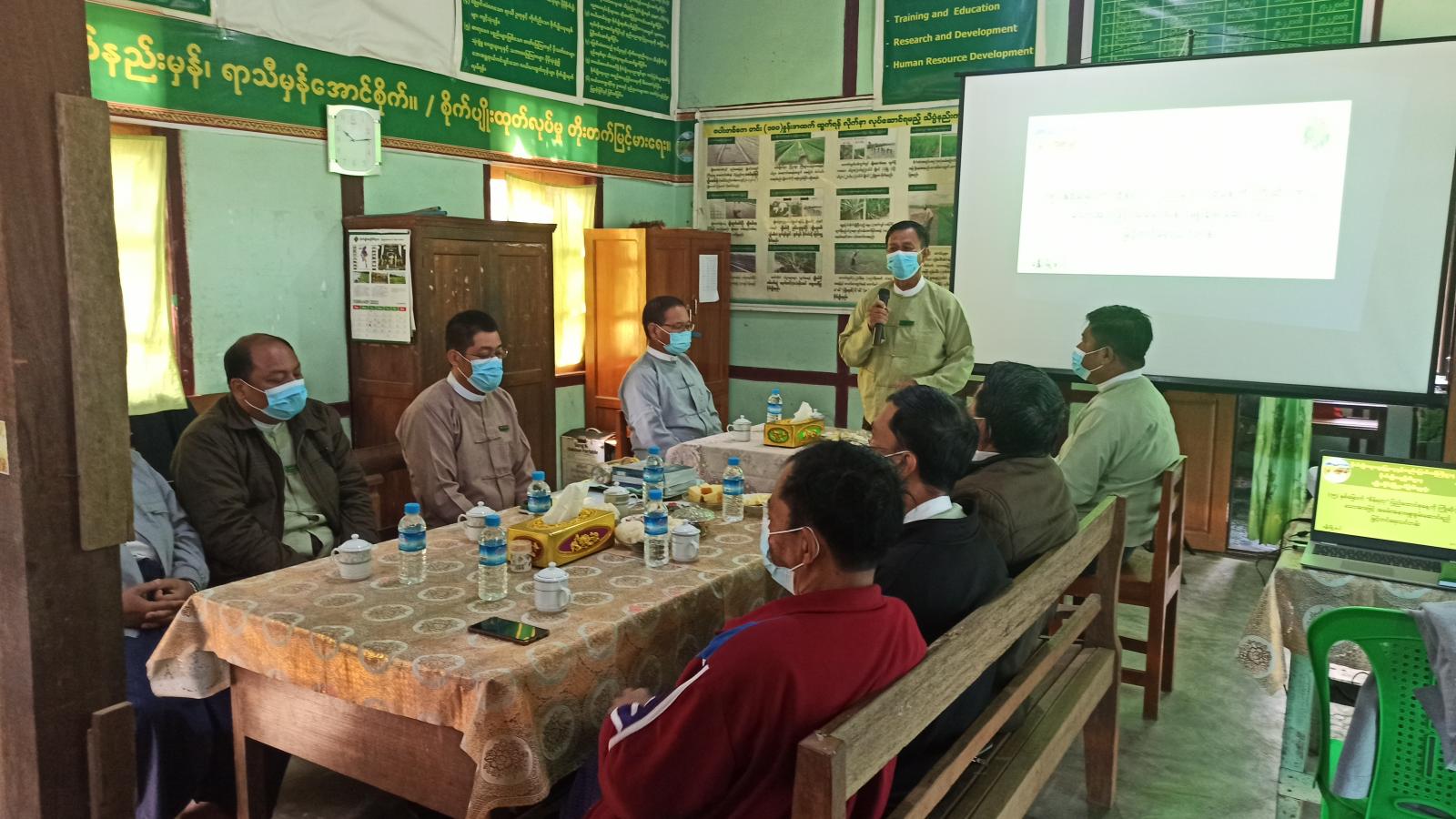 ၇၅ နှစ်မြောက် စိန်ရတုပြည်ထောင်စုနေ့အား ကြိုဆိုဂုဏ်ပြုသောအားဖြင့် အခမ