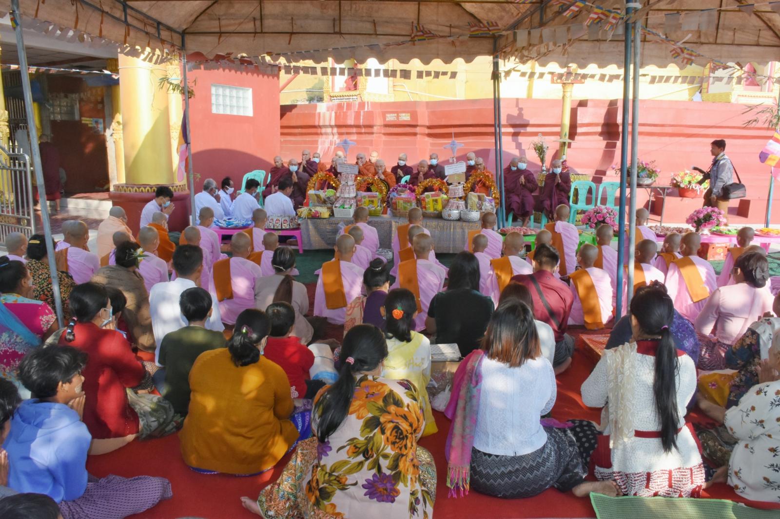 သထုံမြို့ရှိ သမိုင်းဝင်ဆံတော်ရှင် မြသပိတ်စေတီတော်မြတ်ကြီး ဗုဒ္ဓပူဇနိယပ