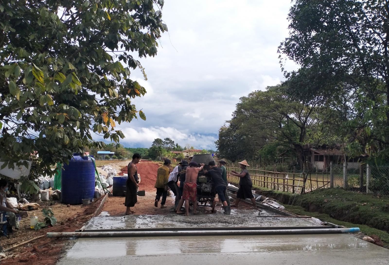 ပိုင်ကျုံမြို့ အမှတ် ၂ ရပ်ကွက်၊ ပိတောက်လမ်းတွင် ကွန်ကရစ်ခင်းခြင်း စတင