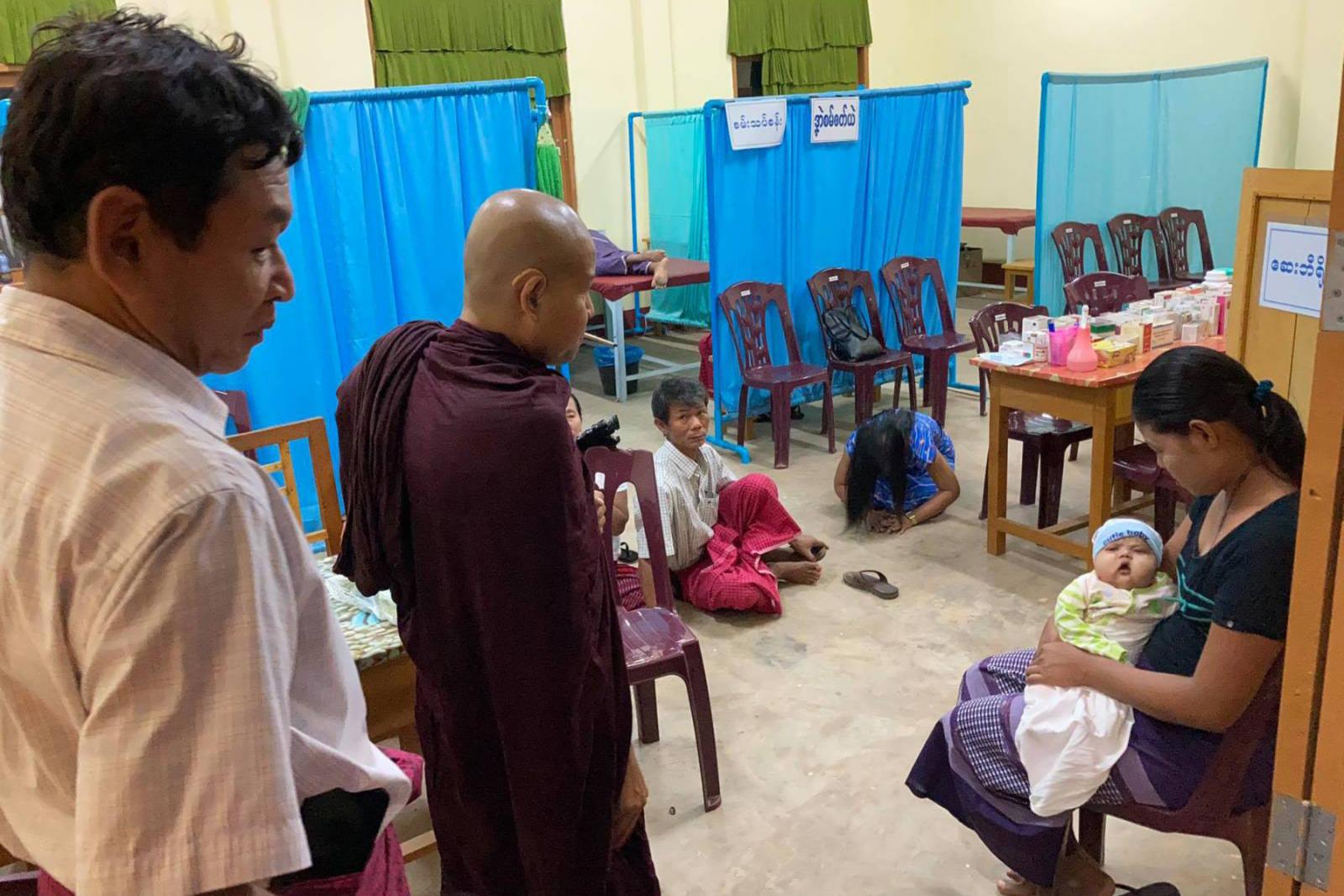 မော်လမြိုင်မြို့ ကျိုက်သလ္လံစေတီတော်မြတ်ကြီးတွင် စကျင်ကျောက်ပြားခင်းကျင