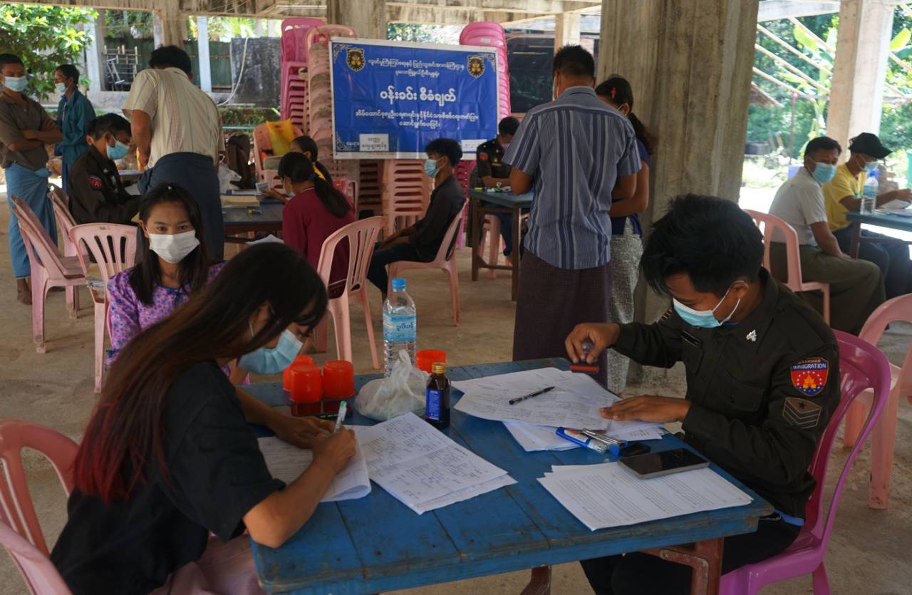 ပုလောမြို့နယ်တွင် ပန်းခင်းစီမံချက်ဖြင့် အိမ်ထောင်စုလူဦးရေစာရင်းနှင့် နိုင်ငံသားစိစစ်ရေး ကတ်ပြားမ