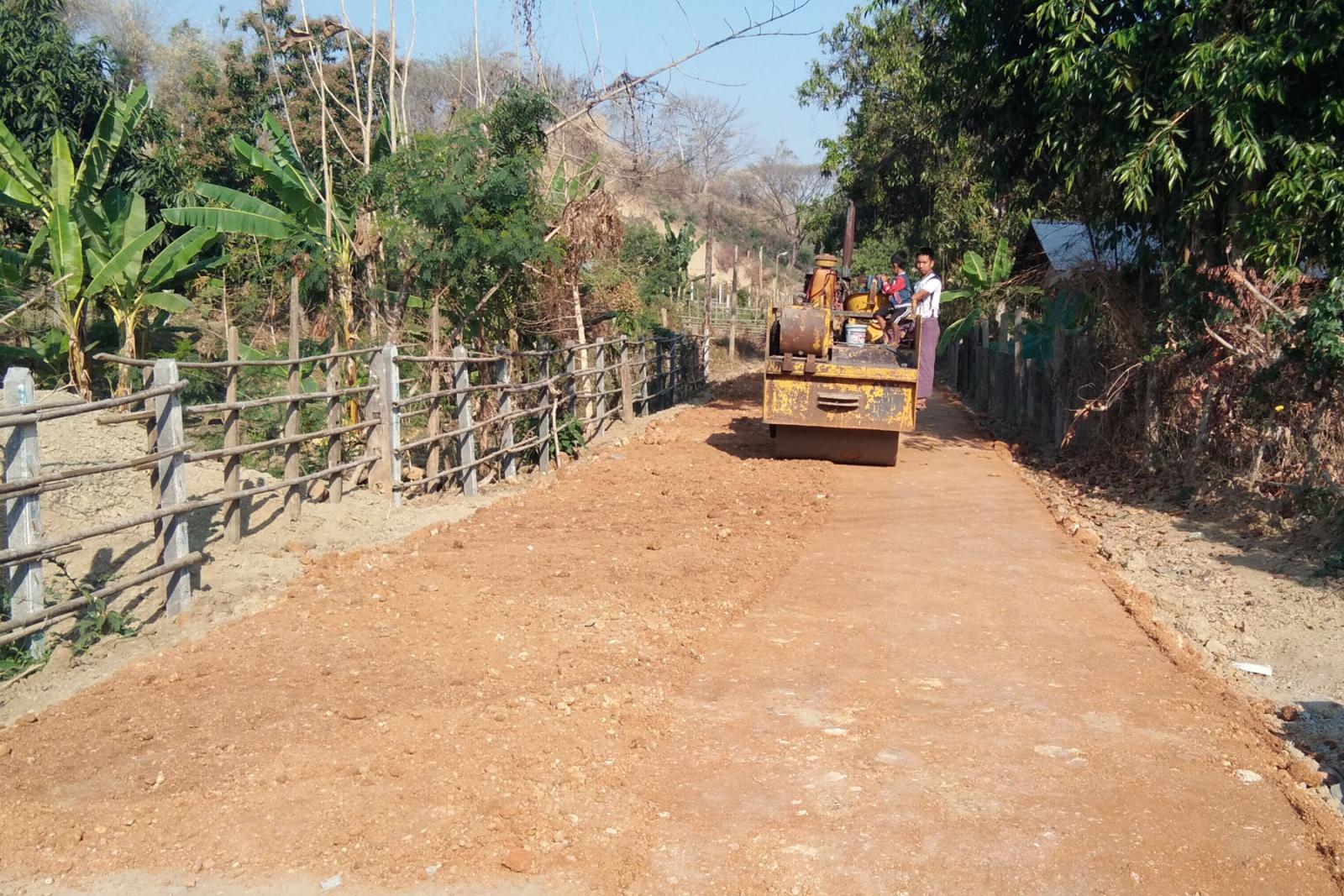 ကံမမြို့ အမှတ် ၂ ရပ်ကွက် နှင်းဆီလမ်းအား မြေသားလမ်းအဖြစ်မှ မြေနီကျောက်ခ