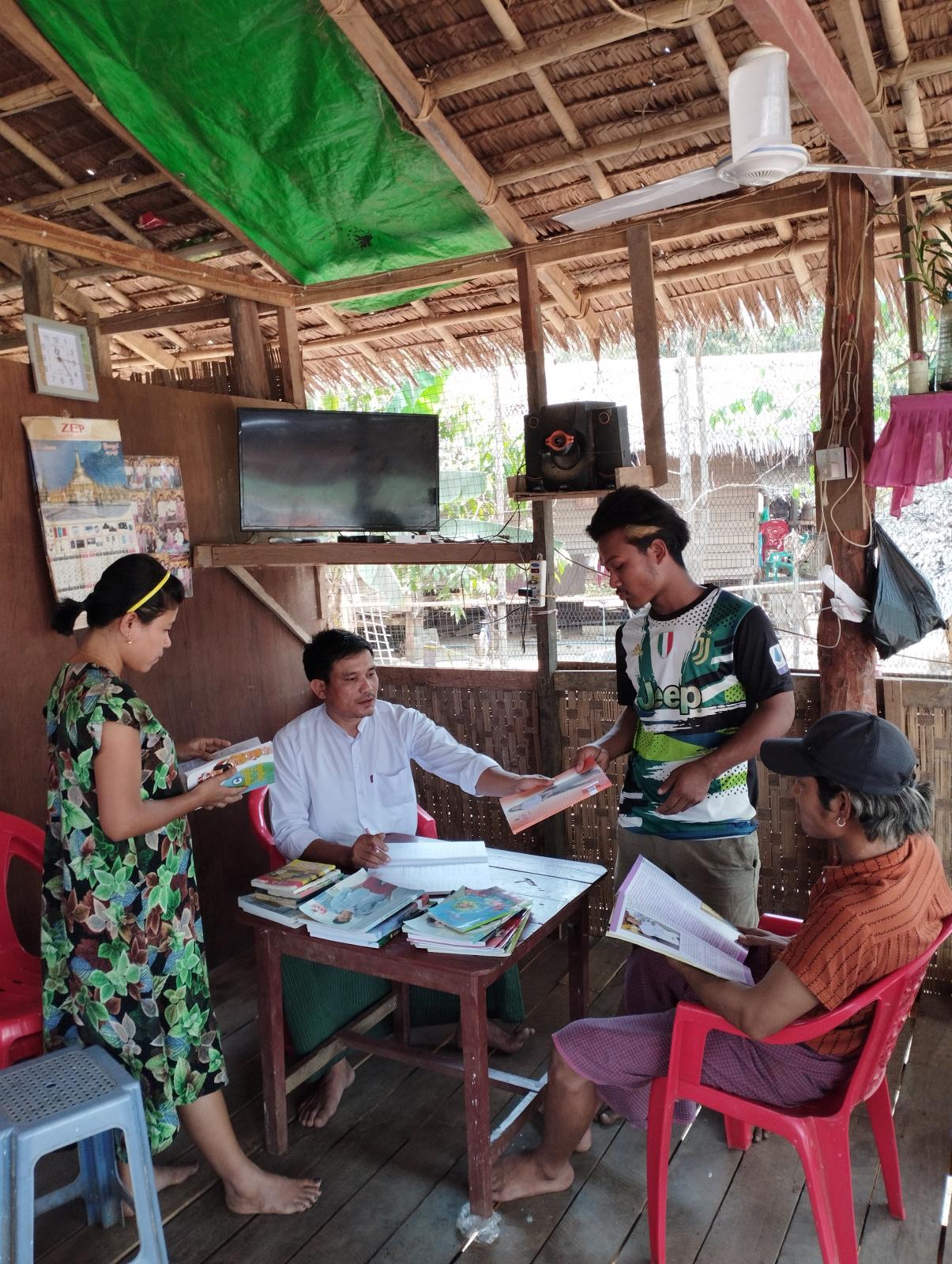 မအီမြို့တွင် စာဖတ်ရှိန်မြှင့်တင်ရေးအတွက် Mobile Library စနစ်ဖြင့် စာအုပ