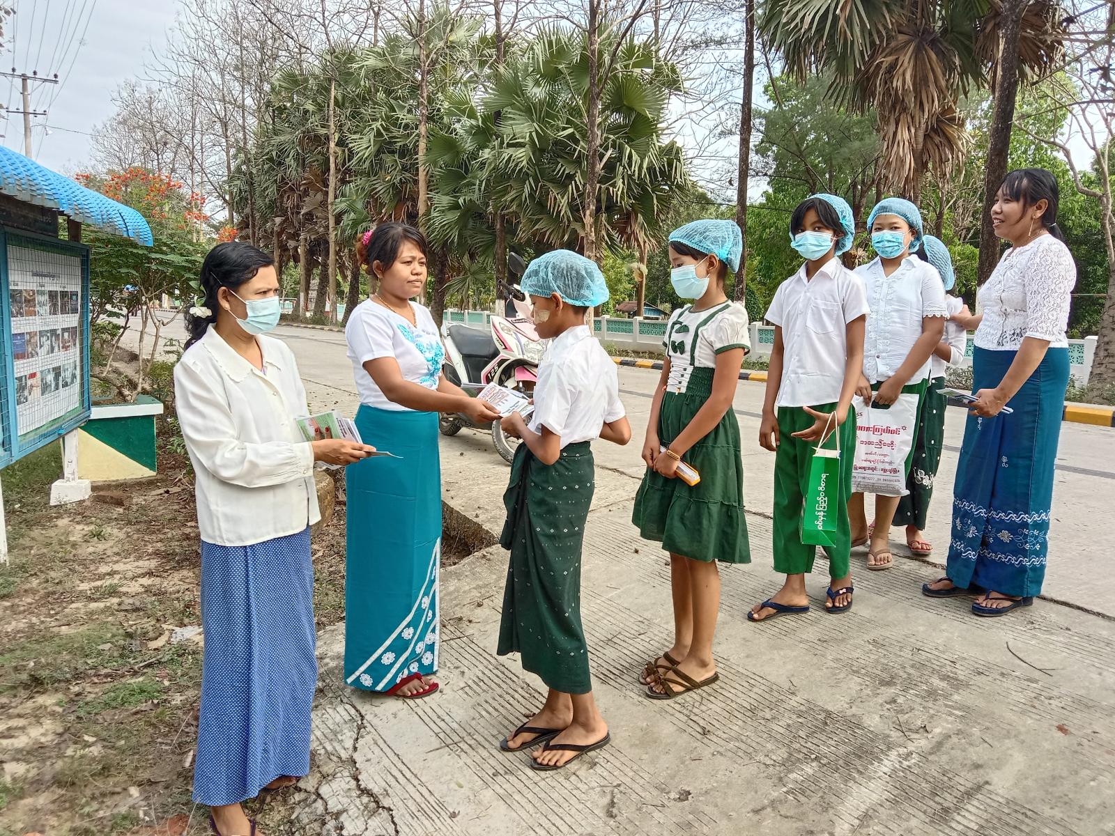 ကျုံပျော်မြို့နယ်တွင် ၇၇ နှစ်မြောက် တပ်မတော်‌နေ့ အထိမ်းအမှတ် သတင်းစကားလက်ကမ်း စာစောင်များဖြန့