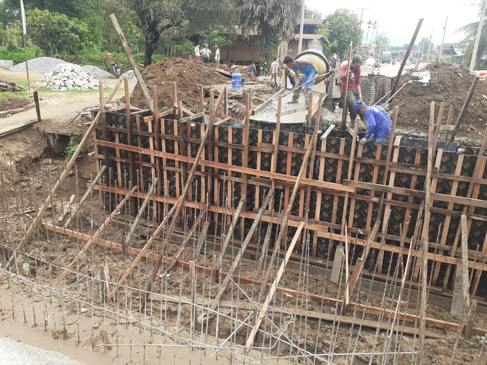 ကျိုက်ဒုံမြို့ အမှတ် ၂ ရပ်ကွက်၊ဘုရင့်နောင်လမ်းလမ်းမကြီးပေါ်တွင် Rc