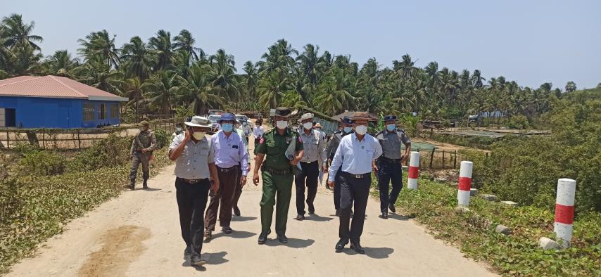 တိုင်း ဒေသကြီးဝန်ကြီးချုပ် ဦးတင် မောင်ဝင်းနှင့် အစိုးရအဖွဲ့ဝန်ကြီးများ