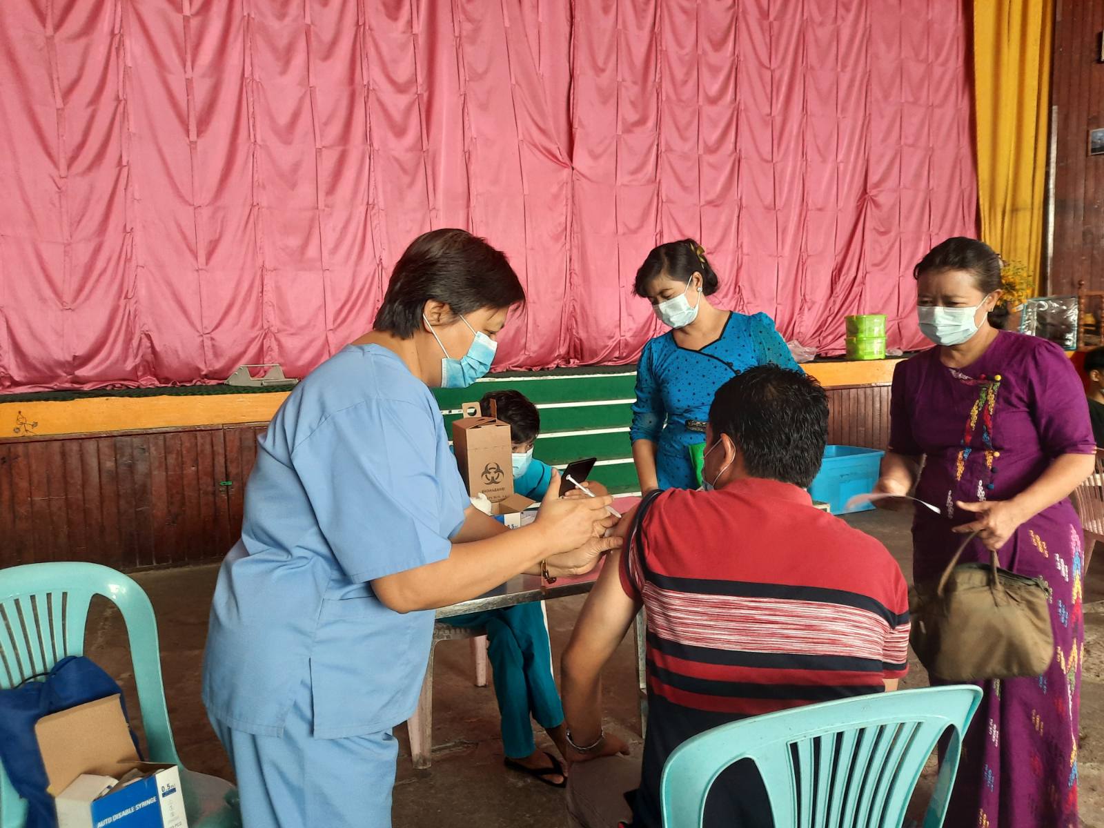 အလုံမြို့နယ်၌ ကိုဗစ် ၁၉ ကာကွယ် ဆေး ရာနှုန်းပြည့်ထိုးနှံနိုင် ရေးအတွက
