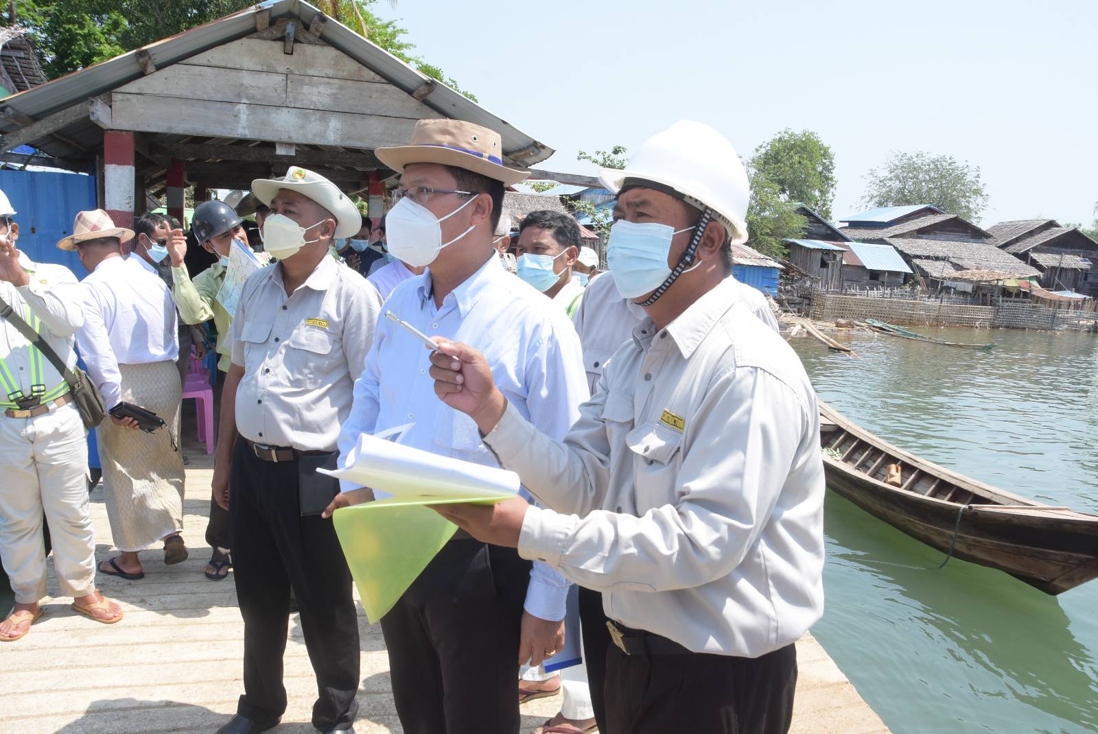 တိုင်း ဒေသကြီးဝန်ကြီးချုပ် ဦးတင် မောင်ဝင်းနှင့် အစိုးရအဖွဲ့ဝန်ကြီးများ