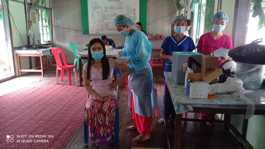 အိမ်မဲမြို့နယ် မြို့မစျေးကြီးရှိ စျေးသူ သားများအား ကိုဗစ် ၁၉ ရောဂါ ကာက