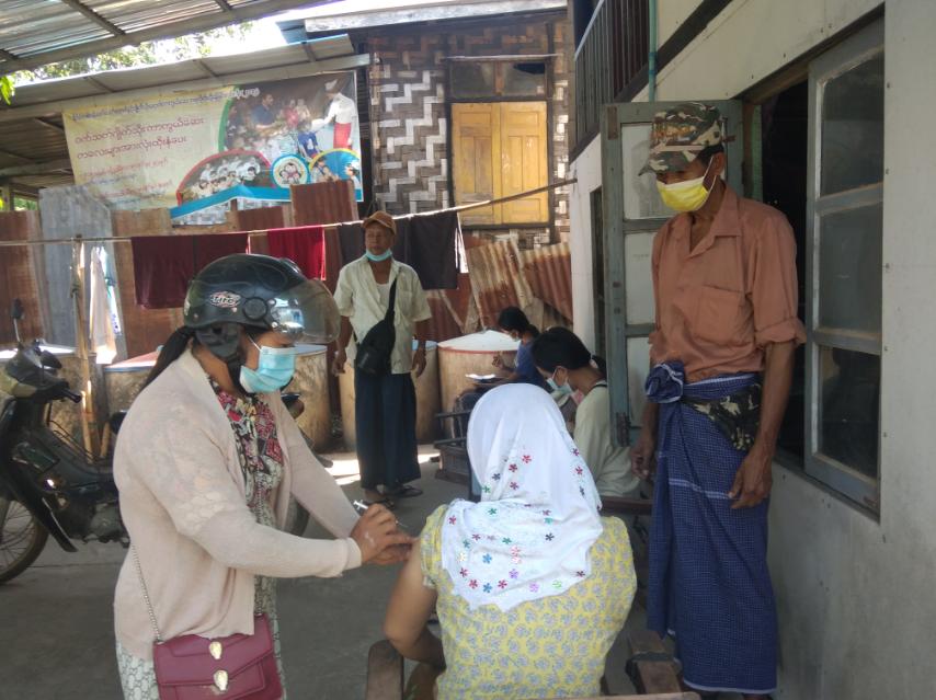 ပေါင်းတည်မြို့နယ်တွင် ကိုဗစ် ၁၉ ရောဂါကာကွယ်ဆေး ကွင်းဆင်းထိုးနှံပေး