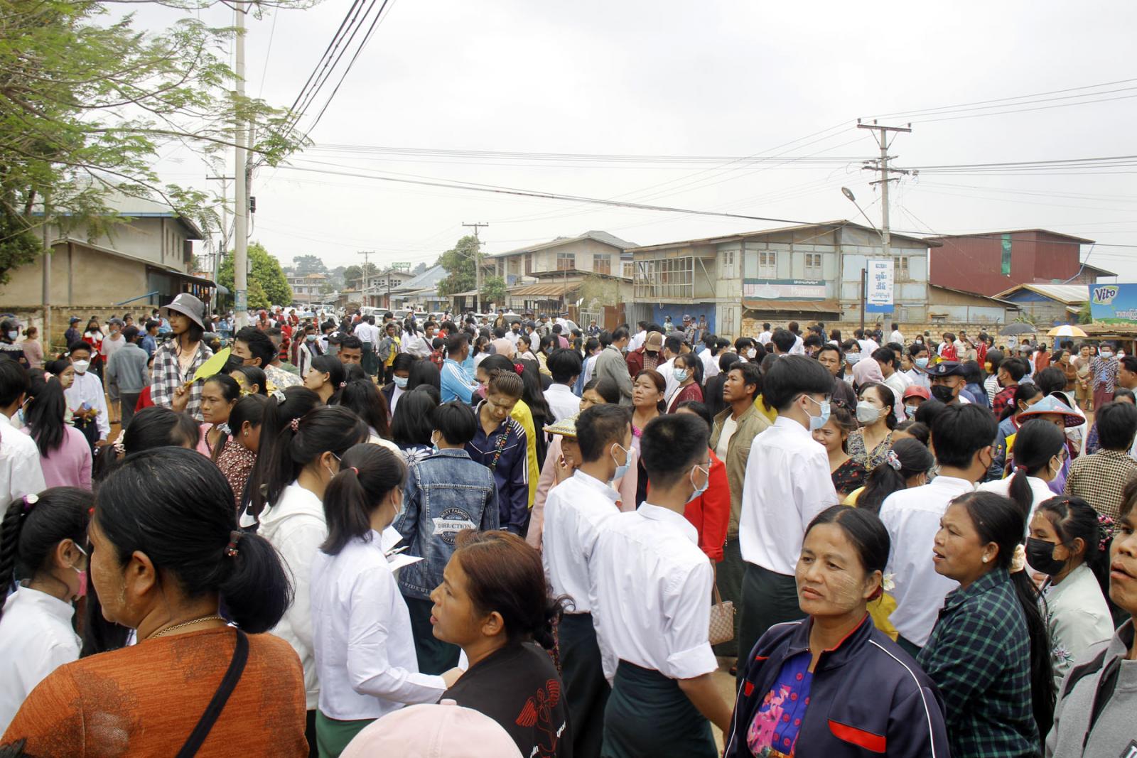 နမ့်စန်တွင် တက္ကသိုလ်ဝင်စာမေးပွဲ သင်္ချာ ဘာသာရပ် ဖြေဆိုသူ ၆၈၉ ဦးရှိ