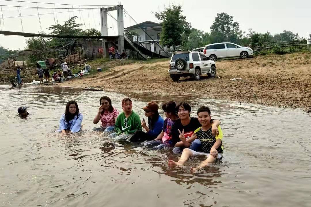 မိုင်းယောင်းမြို့၌ မြန်မာ့ရိုးရာ မဟာသင်္ကြန်ပွဲတော်အကြတ်နေ့တွင် ပျော်ရ