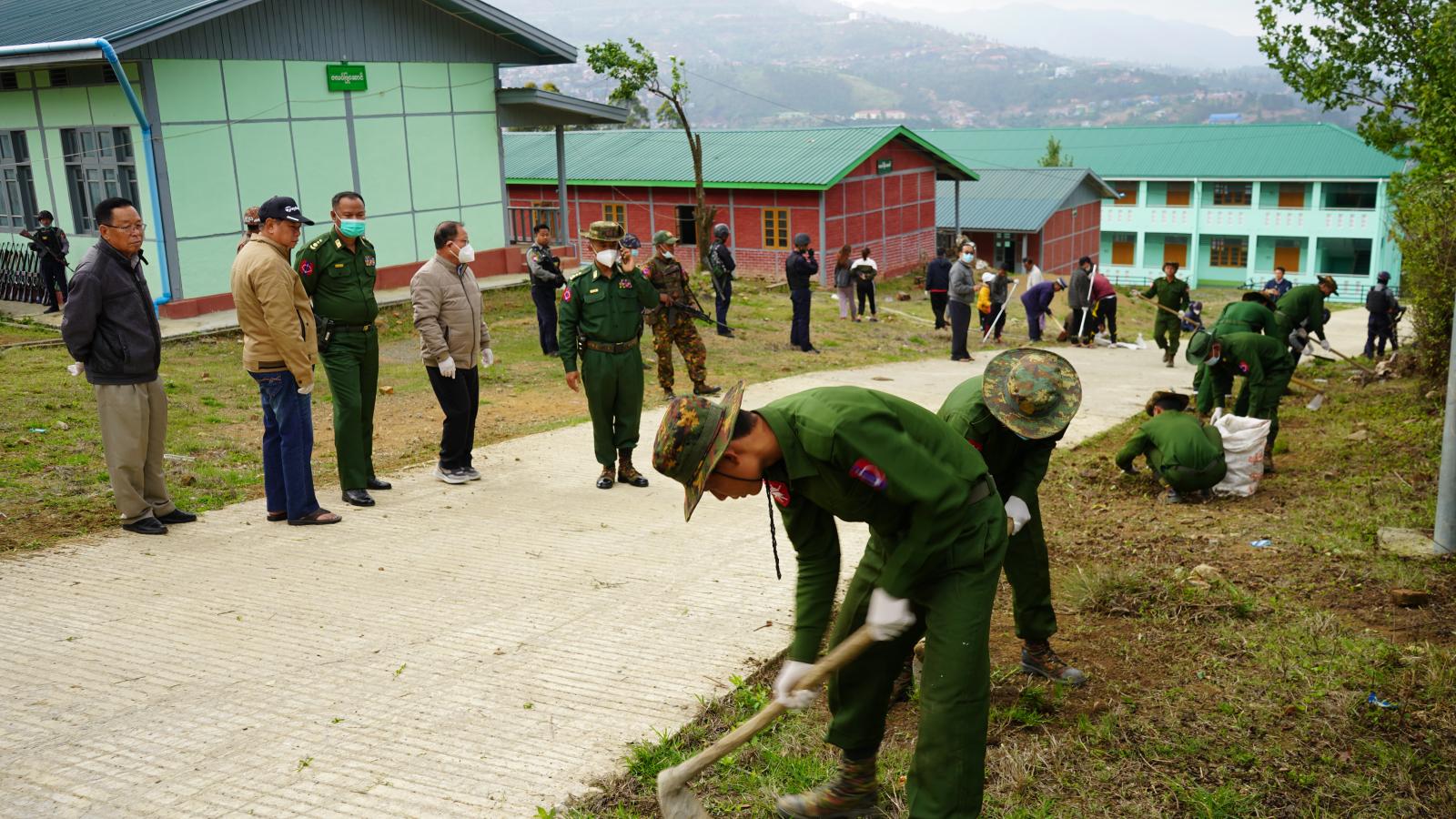 ဟားခါးမြို့၊ အမှတ် ၂ အခြေခံပညာ အထက်တန်းကျောင်းဝင်းအတွင်း စုပေါင်းသန့်ရ