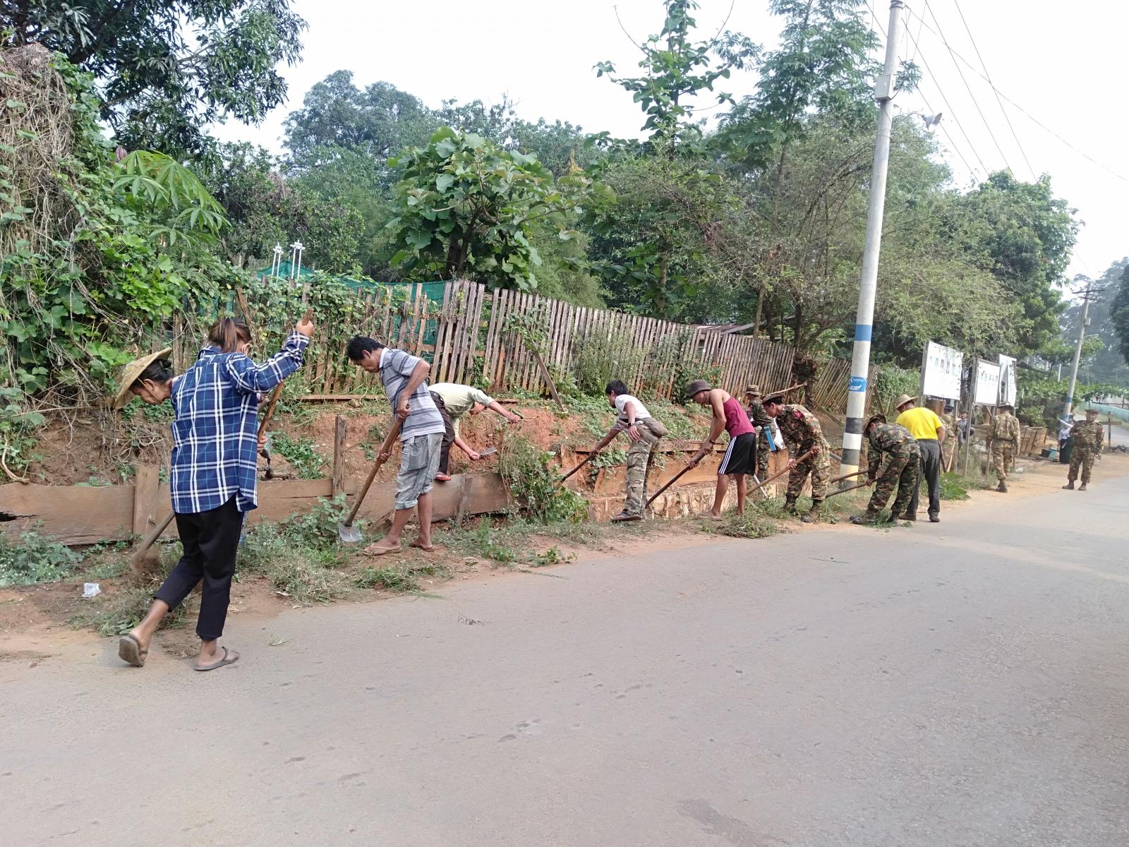 ပုံပါကျင်မြို့၌ မြို့တွင်းသာယာလှပရေး ဌာနဆိုင်ရာများနှင့်ဒေသခံပြည်သူများ စုပေါင်းသန့်ရှင်းရေး