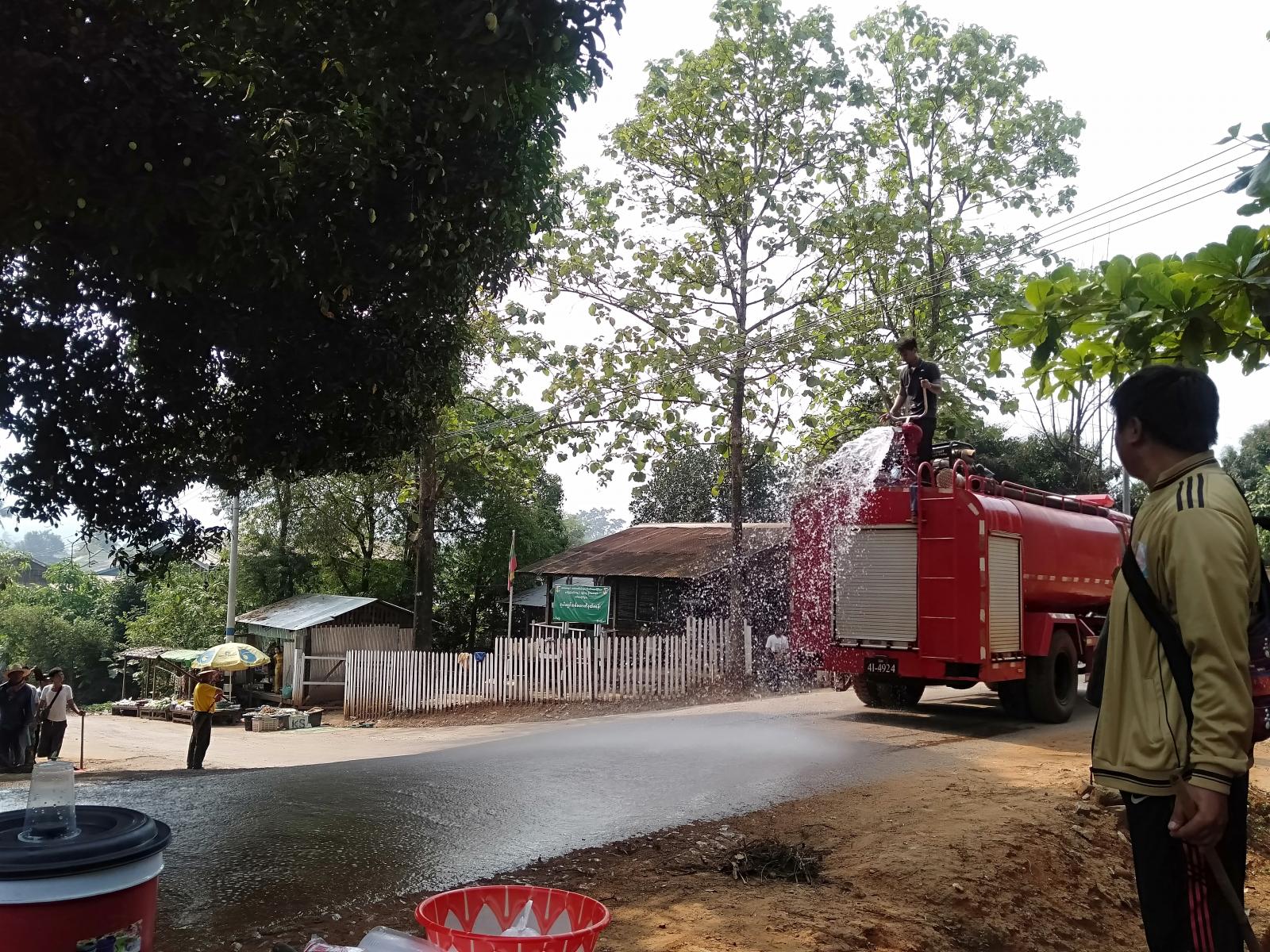 ပုံပါကျင်မြို့၌ မြို့တွင်းသာယာလှပရေး ဌာနဆိုင်ရာများနှင့်ဒေသခံပြည်သူများ စုပေါင်းသန့်ရှင်းရေး