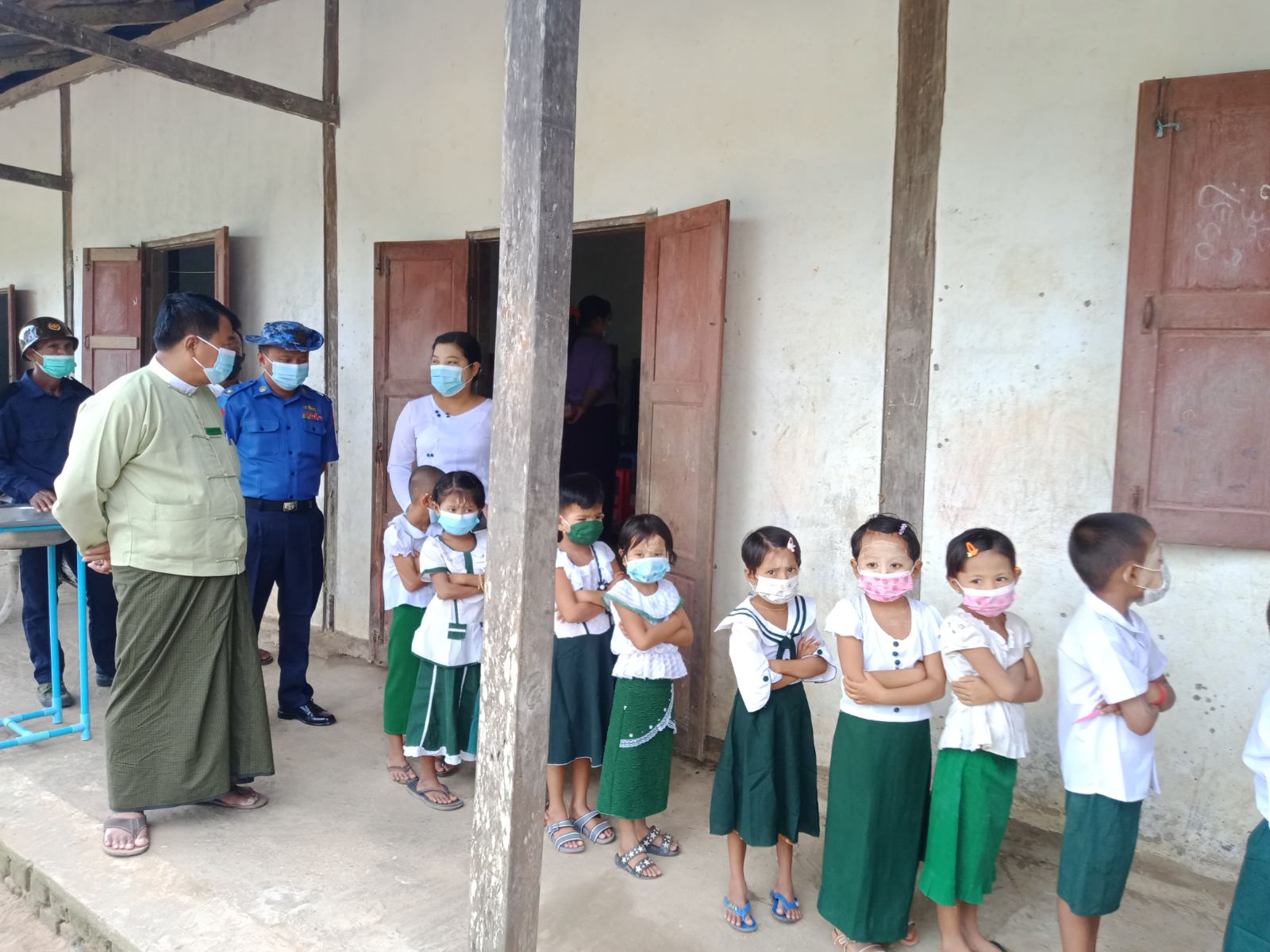 ငပု တောမြို့နယ်အတွင်းရှိ အသက် ၅ နှစ်မှ ၁၂ နှစ်အထိ ကျောင်းသား၊ ကျောင