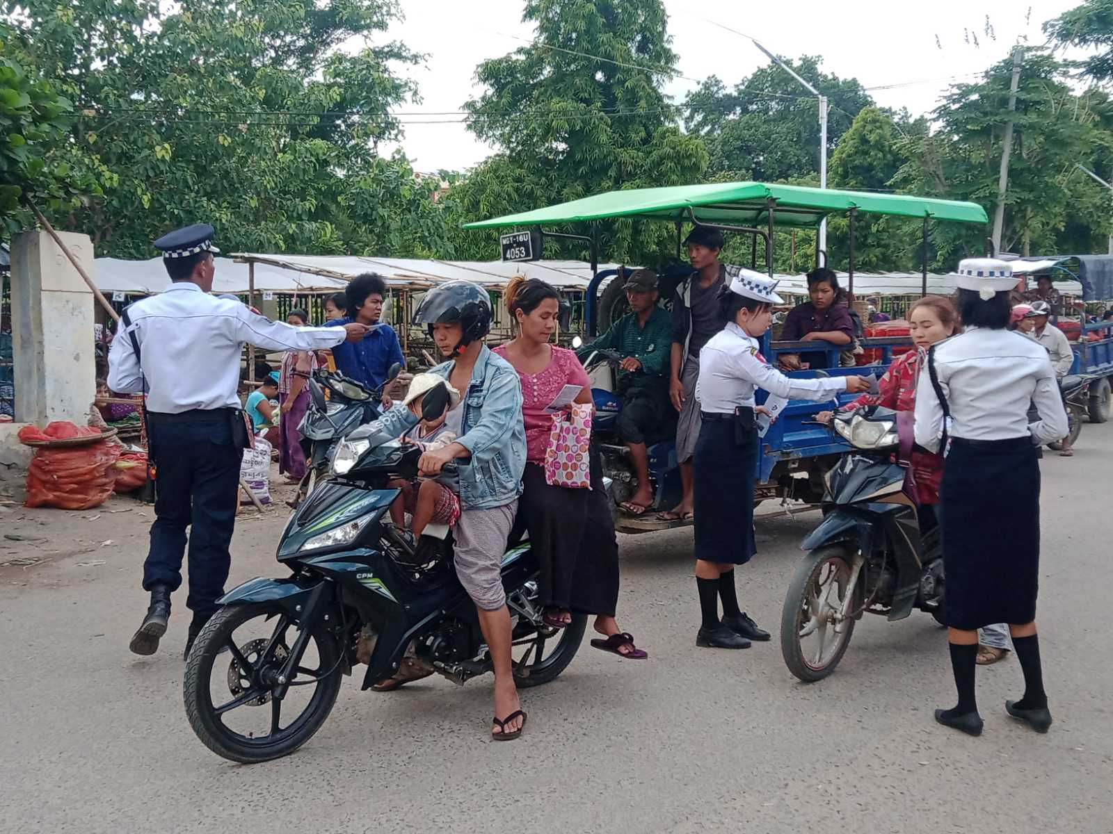 စလင်းမြို့နယ်တွင် မြန်မာနိုင်ငံရဲတပ်ဖွဲ့ ယာဉ်ထိန်းရဲတပ်ဖွဲ့မှ မော်တော