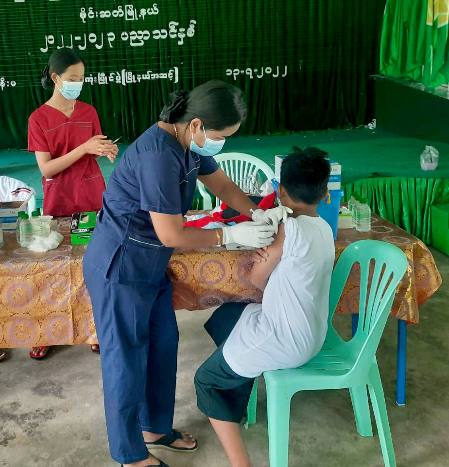 မိုင်းဆတ်မြို့၌ အသက် ၅ နှစ်မှ ၁၂ အထိ ကျောင်းသား၊ ကျောင်းသူများအား