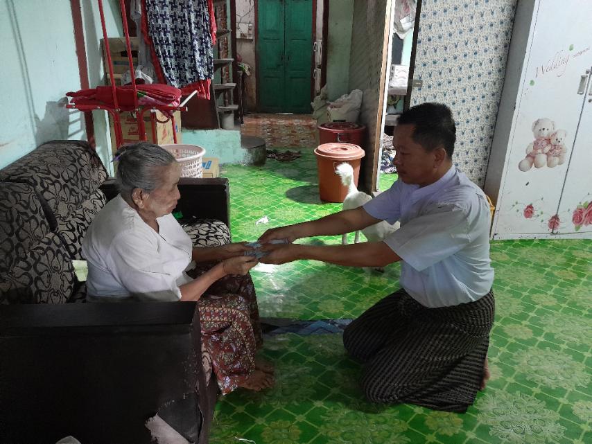 လှည်းကူးမြို့နယ်တွင် အသက် ၈၅ နှစ်အထက် သက်ကြီးဘိုးဘွားများအား လူမ
