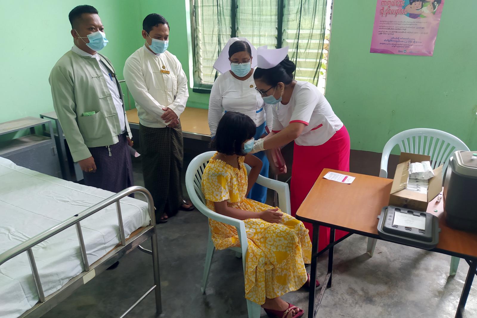 သရက်မြို့၌ Hpv သားအိမ်ခေါင်းကင်ဆာ ကာကွယ်ဆေး ဒုတိယအကြိမ် ထိုးနှံပေး