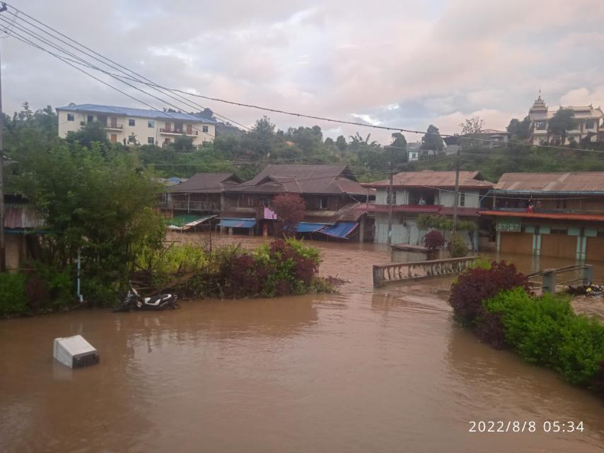 မန်တုံမြို့နယ်၌ အဆက်မပြတ်မိုးရွာသွန်းမှုကြောင့် ရေးကြီးရေလျှံမှုဖြစ်ပ