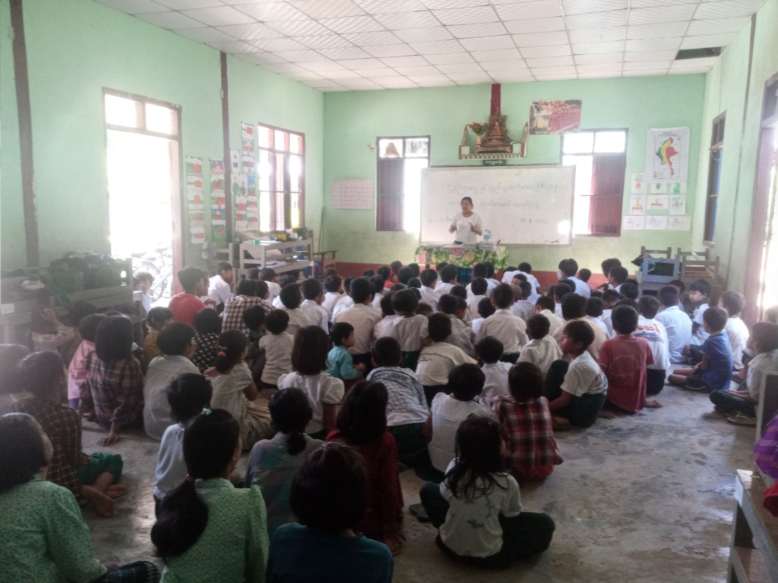 ငဖဲမြို့နယ် ဇီးတောကျေးရွာ အ လ က တွင် စာဖတ်ရှိန်မြှင့်တင်ရေး နယ်လှည့်က