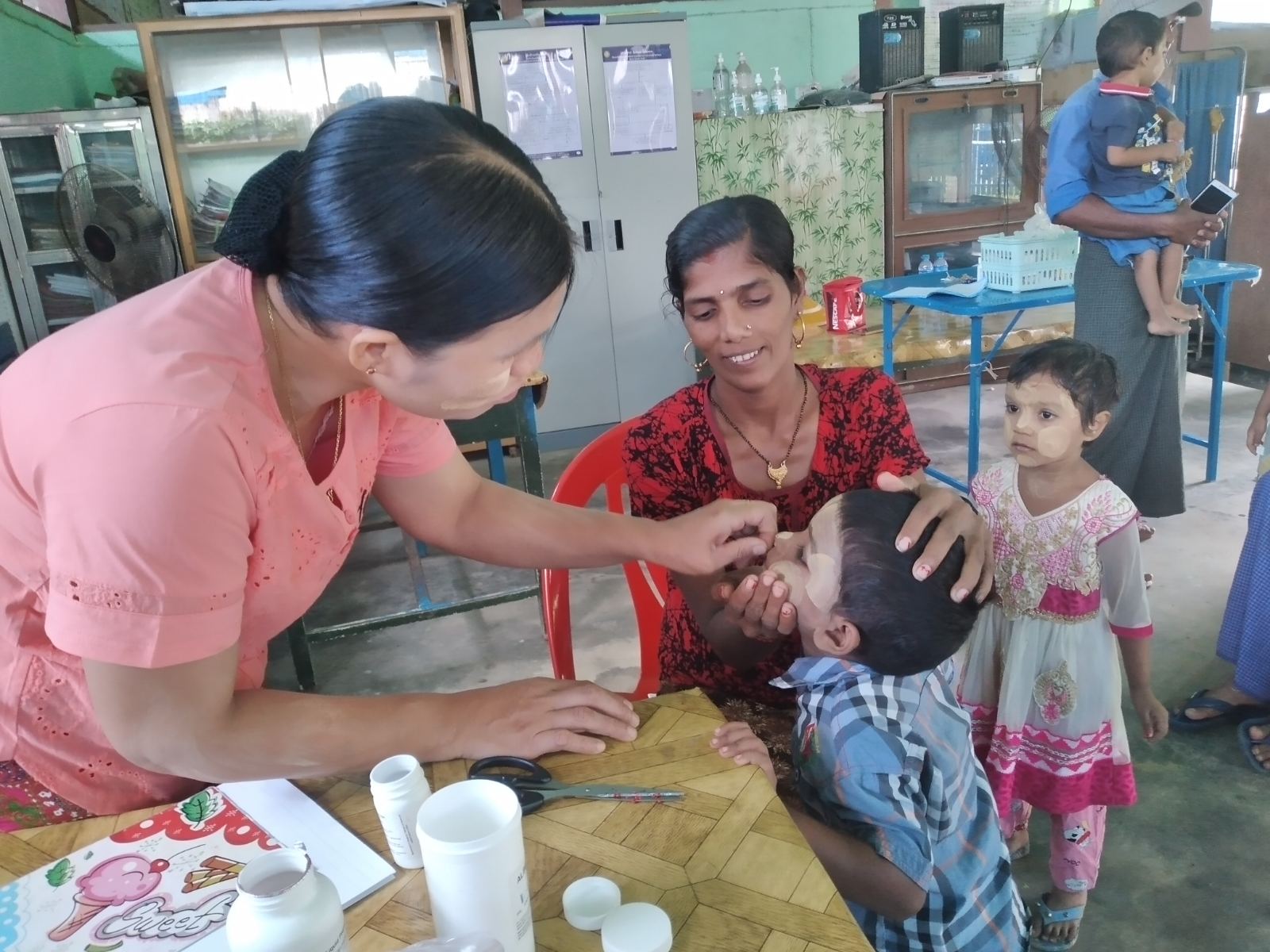 ကျောက်တံခါးမြို့နယ်တွင် အသက် ၁ နှစ်ခွဲအောက် ကလေးငယ်များနှင့် ကိုယ်ဝန်ဆောင်မိခင်များအား ပုံမှန