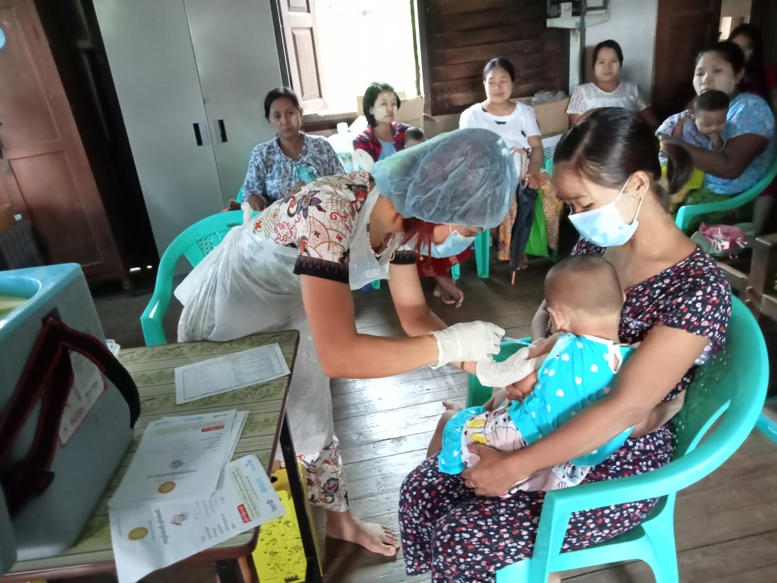 သဲကုန်းမြို့နယ်၌ အသက် ၂ နှစ်အောက် ကလေးငယ်များနှင့် ကိုယ်ဝန်ဆောင်မိခင်များအား ပုံမှန်ကာကွယ