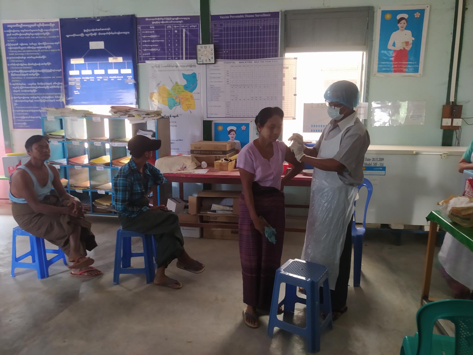 ငါ့သရောက်မြို့တွင် ကိုဗစ် ၁၉ရောဂါ ကာကွယ်ဆေးထပ်ဆောင်း Booster Dose