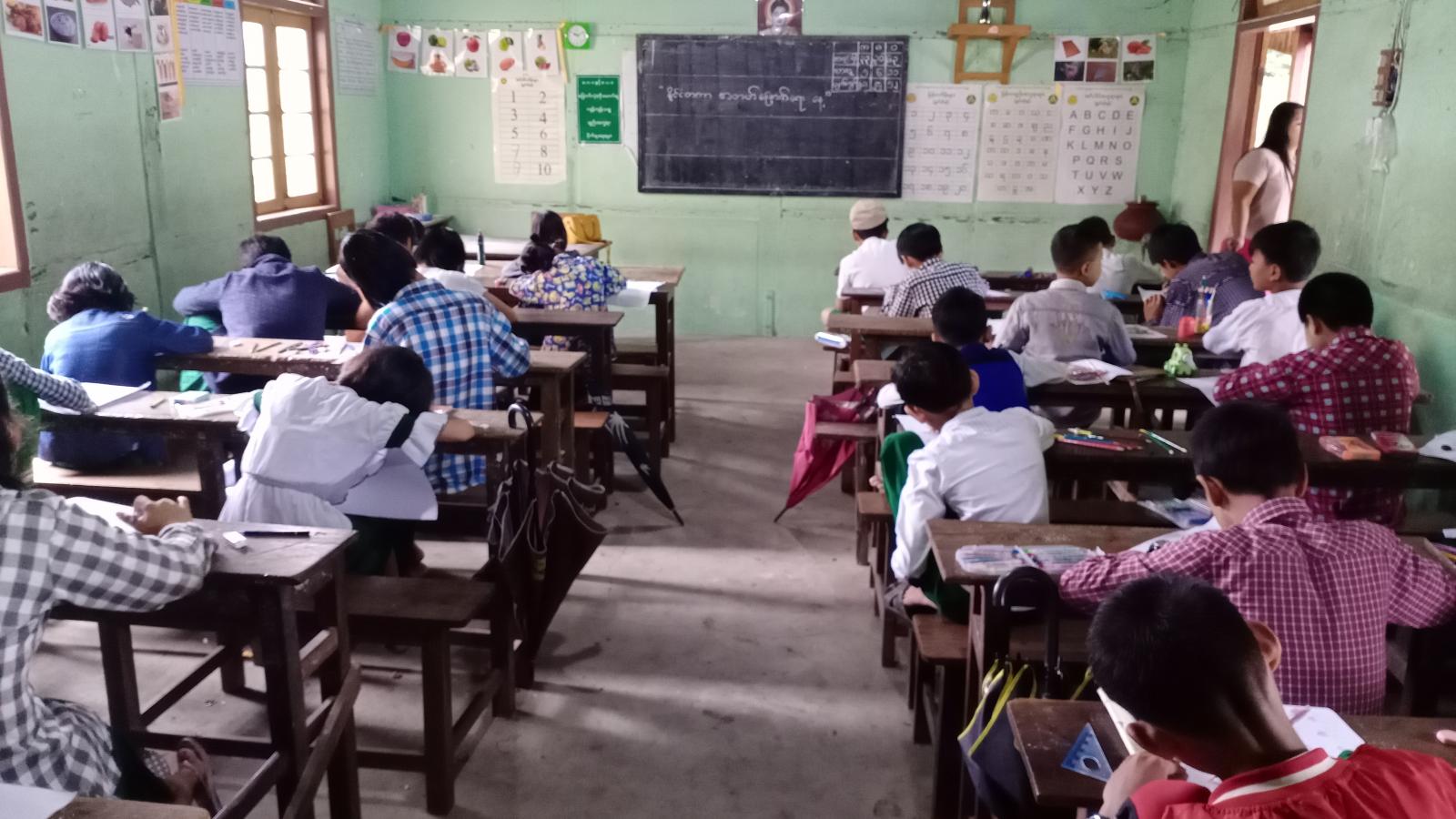 အထက ၁ ကန့်ဘလူ၌ နိုင်ငံတကာစာတတ်မြောက်ရေးနေ့ အထိမ်းအမှတ် စာစီစာကုံး၊ ကဗ