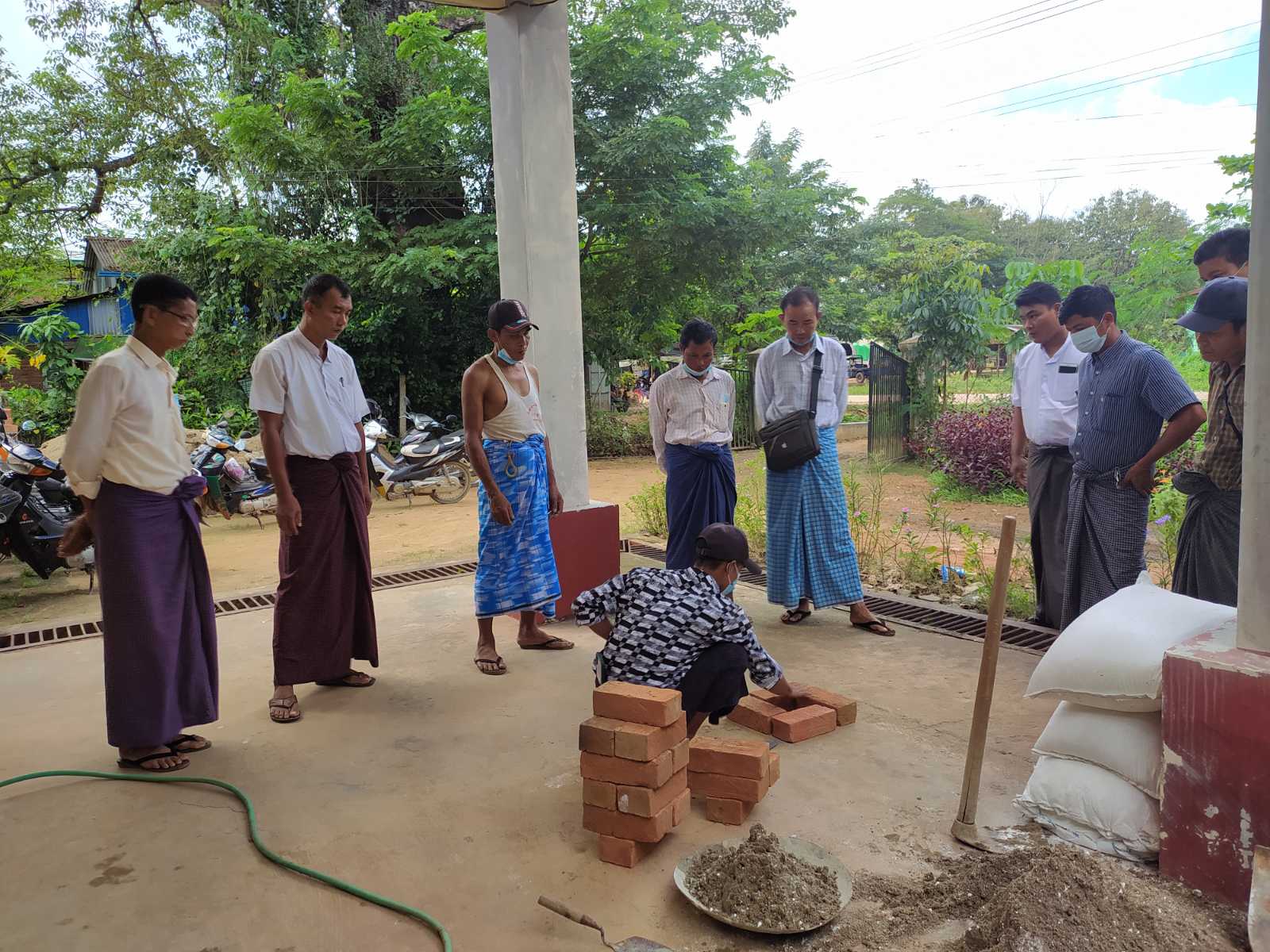 လက်ပံတန်းမြို့၌ အသက်မွေးဝမ်းကျောင်း အထောက်အကူပြု ပန်းရံသင်တန်းဖွင့်လှစ
