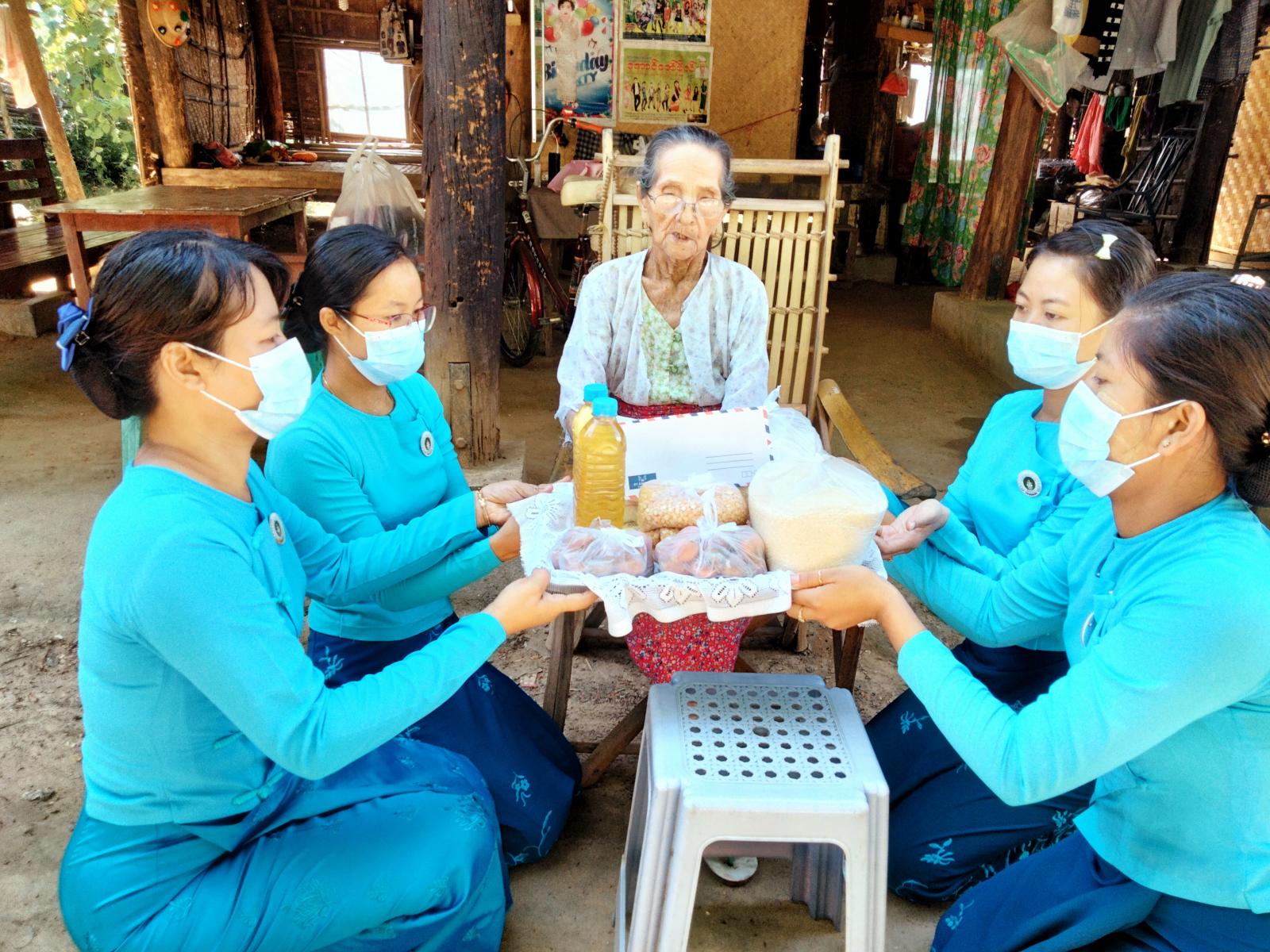 နတ်မောက်မြို့ ရန်အောင်မြင်ရပ်ကွက်ရှိ အသက် ၈၅ နှစ်နှင့် အထက်သက်ကြီးဘိုးဘ