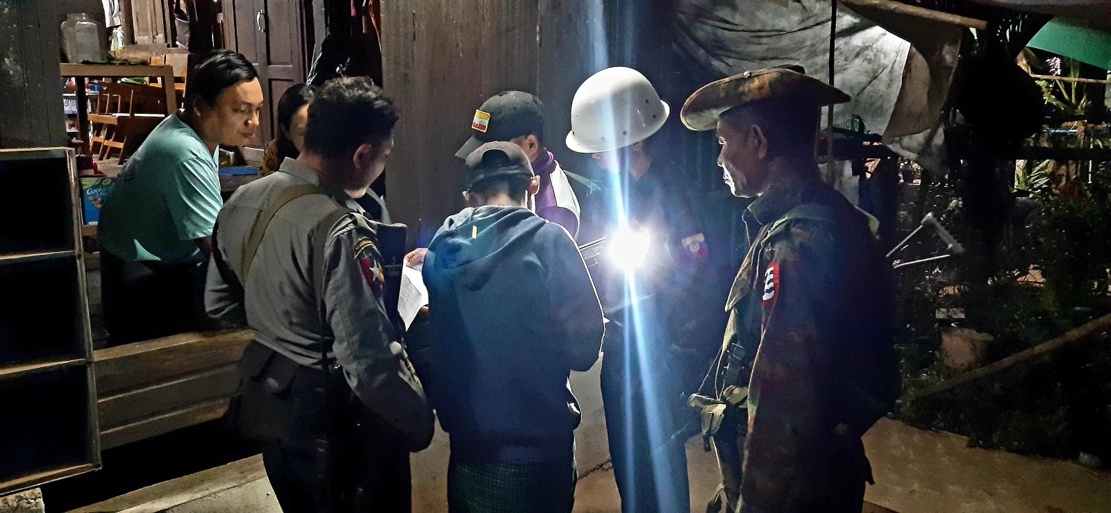 သာပေါင်းမြို့နယ်တွင် ဧည့်စာရင်းစစ်ဆေးခြင်းများ စဉ်ဆက်မပျက်ဆောင်ရွက်လျက်ရှိ Information And